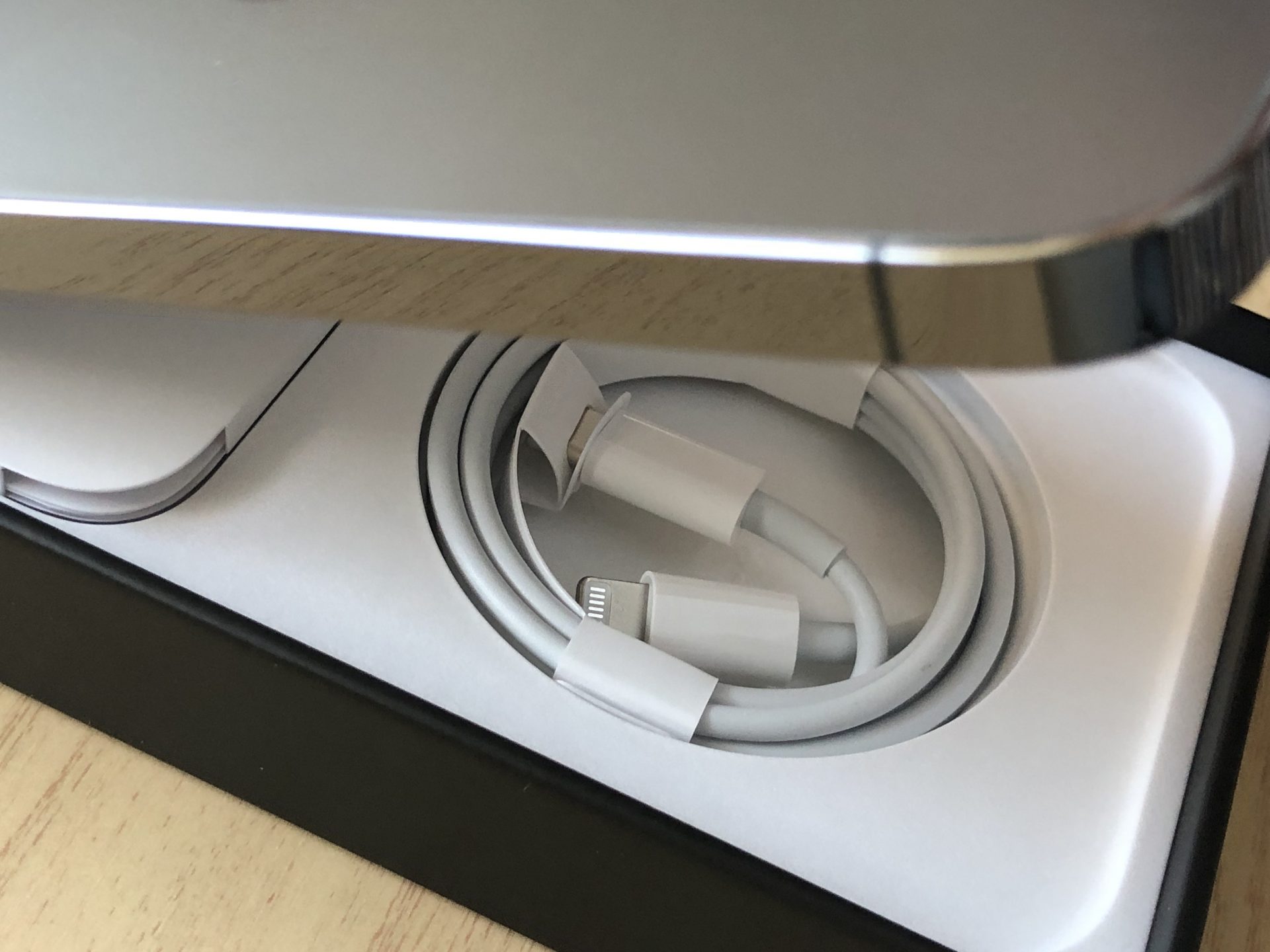 El cable USB-C del iPhone 15 podría ser bastante más largo que el anterior cable Lightning ...