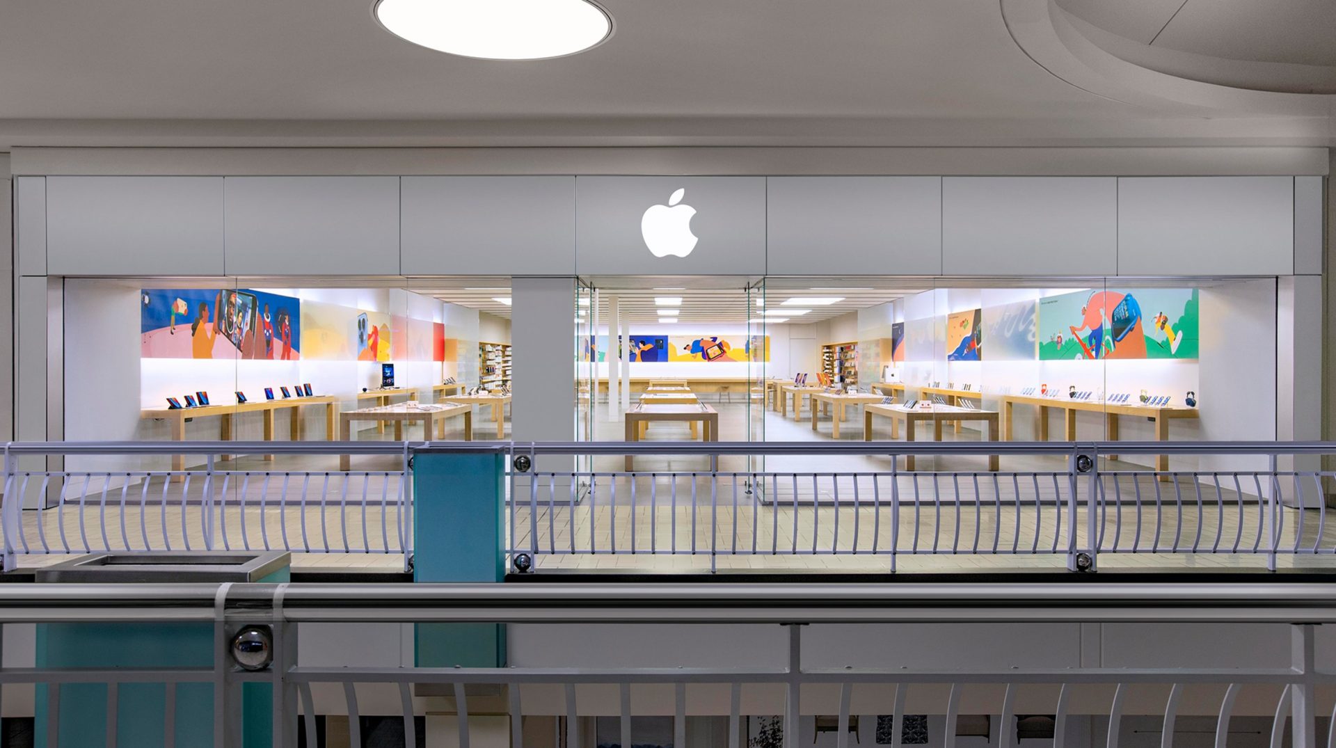 La primera Apple Store de la historia cierra para abrir renovada dentro ...